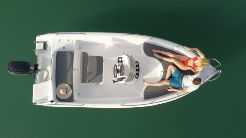 Santorini: Half-Day Boat Rental Without License - Key Points