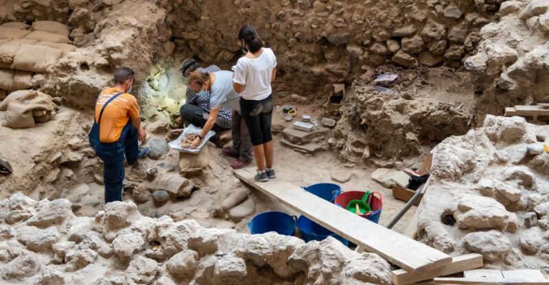 Santorini HISTORY & ARCHEOLOGY Tour (up to 8 guests) - Authenticity and Quality: What Real Travelers Say