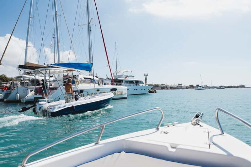 Santorini: License-Free Boat Rental with Ice, Water, & Fruit - FAQs
