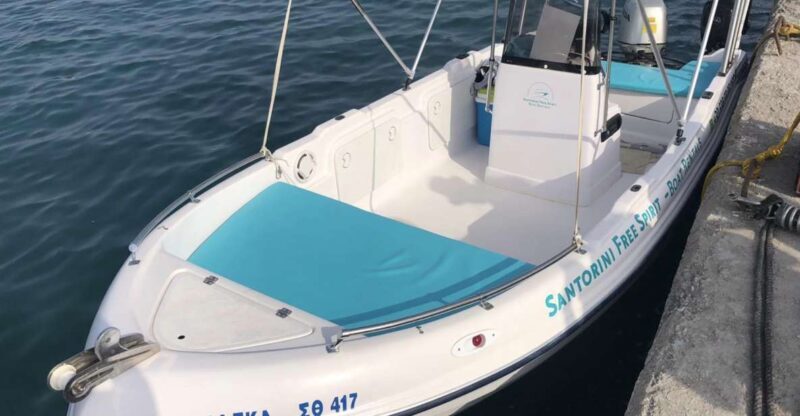 Santorini: License-Free Boat Rental with Snorkeling Gear - The Sum Up