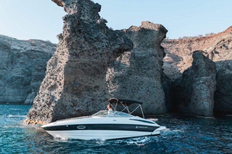 Santorini: Luxury private boat with food and drinks - The Sum Up