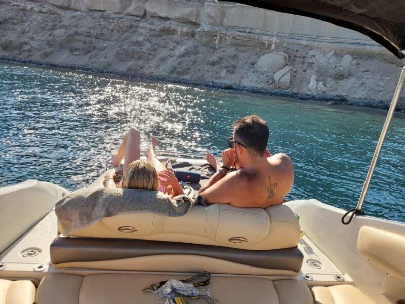 Santorini: Luxury private boat with food and drinks - FAQ
