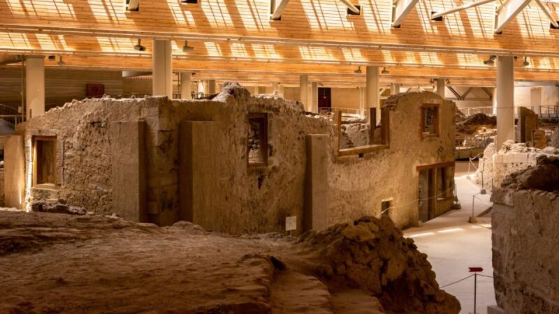 Santorini: Mythical Day Trip to Akrotiri with Volcano Cruise - Who Should Consider This Tour?