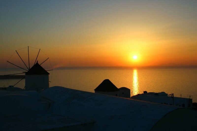 Santorini: Oia Cultural Highlights Sunset Walking Tour - Santorini: Oia Cultural Highlights Sunset Walking Tour