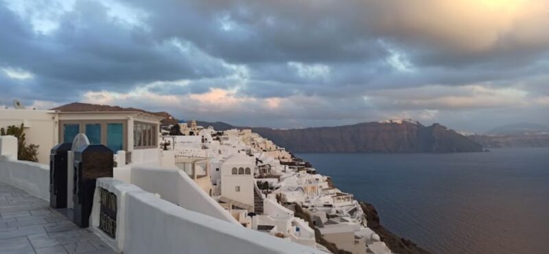 Santorini: Oia Cultural Highlights Sunset Walking Tour - Key Points