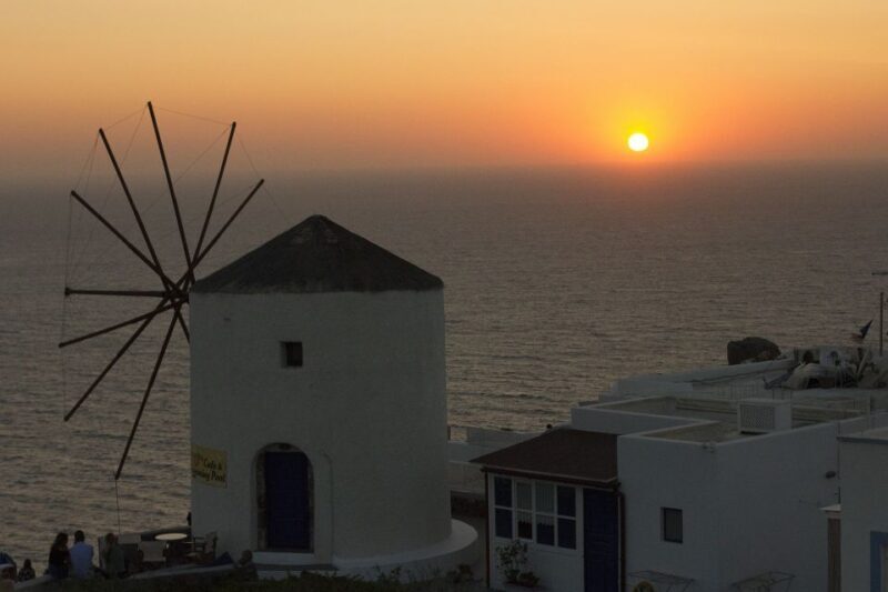 Santorini: Oia Cultural Highlights Sunset Walking Tour - Analyzing the Value
