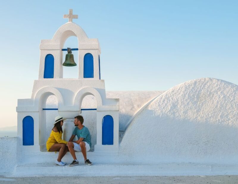 Santorini: Oia Village Professional Photo Shoot - Key Points