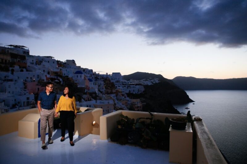 Santorini: Photo Shoot with a Private Vacation Photographer - Key Points