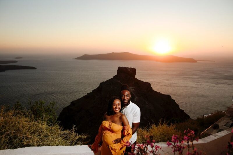 Santorini: Photo Shoot with a Private Vacation Photographer - FAQ