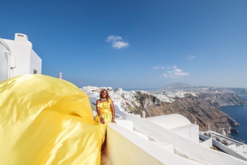 Santorini: Private Flying Dress Photoshoot with Dress Rental - FAQs