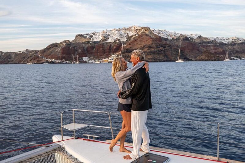SANTORINI PRIVATE SAILING CRUISE TOUR - The Sum Up