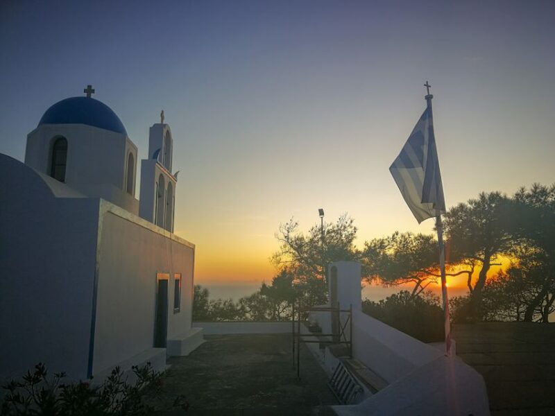 Santorini: Private Sunrise Tour with Breakfast and Oia Visit - Summing Up: Who Will Love This Tour?