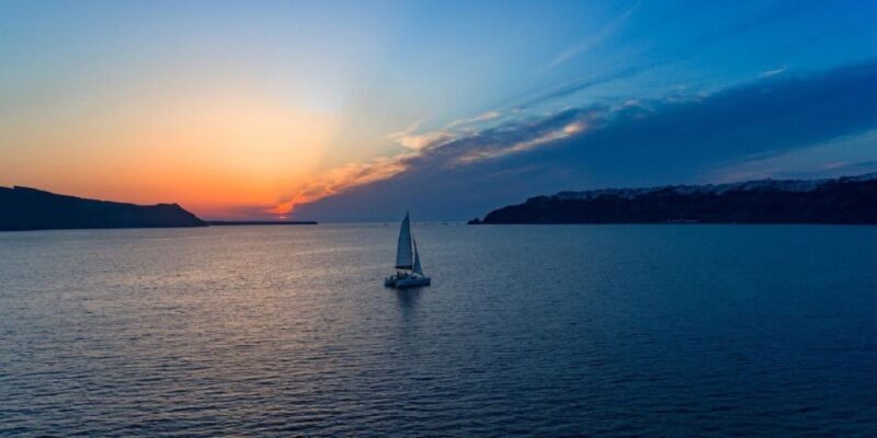 Santorini: Private Sunset Cruise with Dinner and Drinks - Key Points