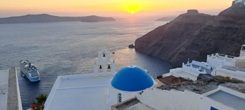 Santorini: Private Tour in Spanish with Local Guide - What to Expect from the Experience