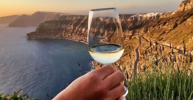 Santorini: Private wine tasting and local music tour - Key Points