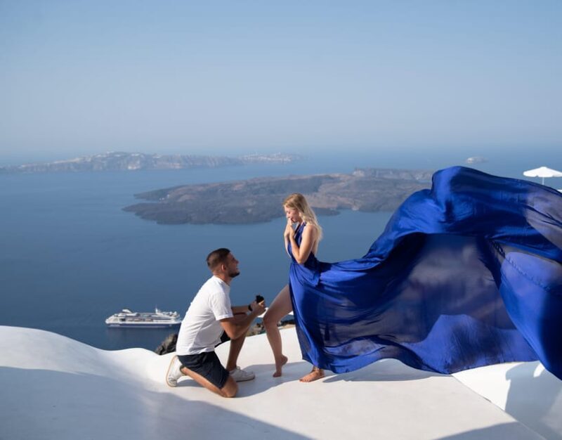 Santorini: Proposal Photoshoot l Private Entry to blue Dome - Who Will Appreciate This Experience?