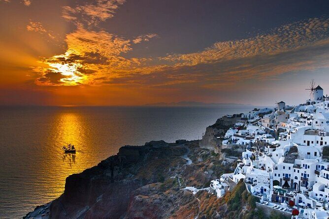 Santorini Sunset Dinner Cruise Including Nea Kameni Visit - Who Is This Tour Best For?