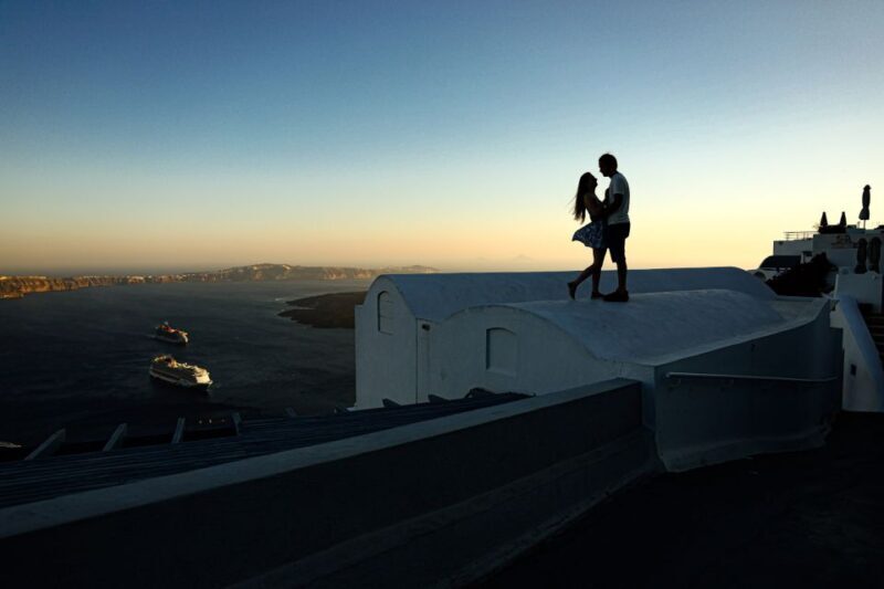 Santorini: Sunset Photo Shoot with a Personal Photographer - Key Points