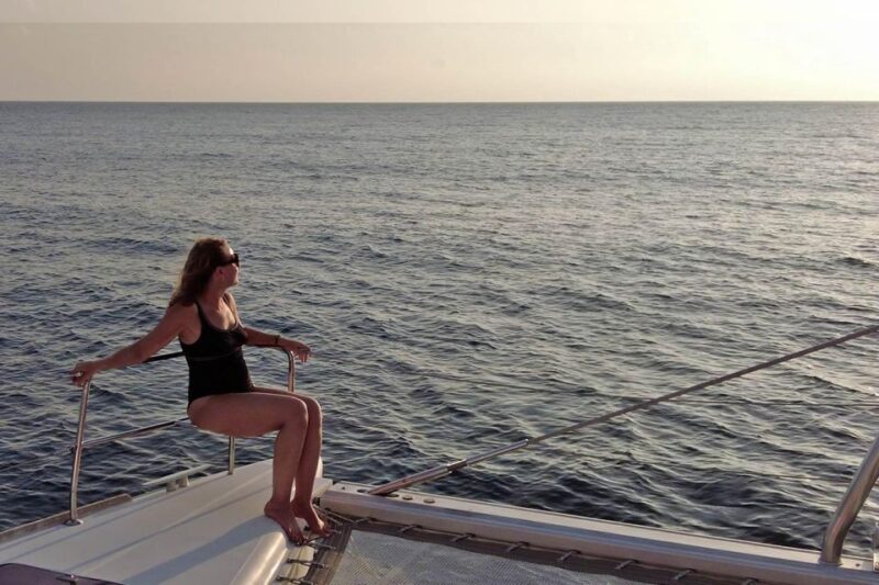 Santorini: Sunset Sailing Cruise, with Dinner and Drinks - FAQs