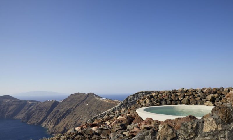 Santorini: Volcanic Hot-Tub Experience with Caldera Views - An In-Depth Look at the Santorini Hot-Tub Experience