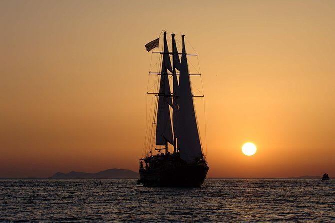 Santorini Volcanic Sunset Cruise - An In-Depth Look at the Santorini Volcanic Sunset Cruise
