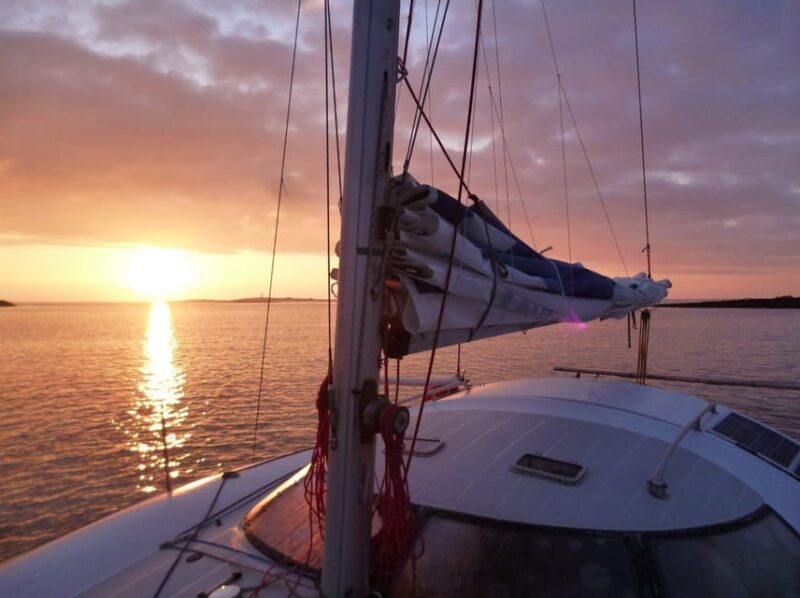 Santorini:Catamaran: private cruise with food & drinks - An In-Depth Review of the Santorini Catamaran Experience