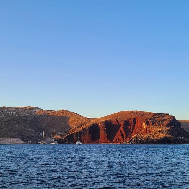 Santorini:Cruises with Catamaran around the Volcanic Island. - Key Points