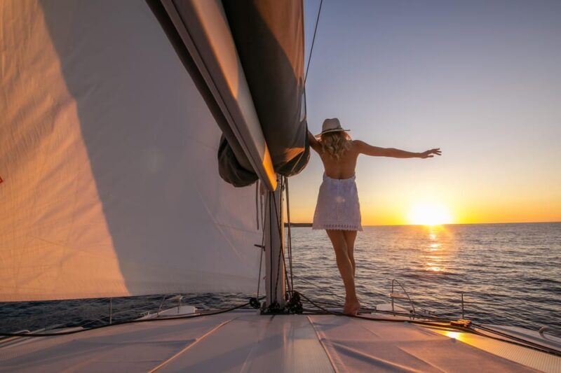 Santorini:Private Catamaran Tour with BBQ & Unlimited Drinks - An In-Depth Look at the Santorini Private Catamaran Tour