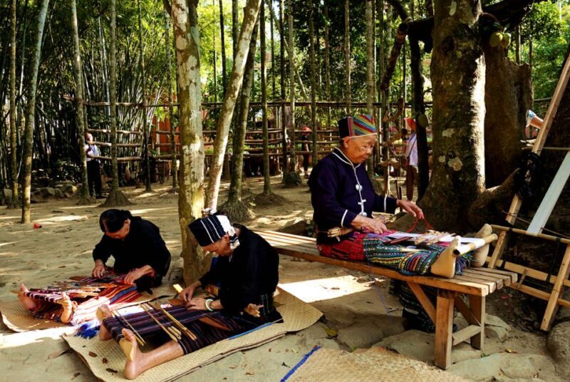 Sanya: Half-Day Private Tour of Li & Miao Minority Park - Deep Dive into the Itinerary