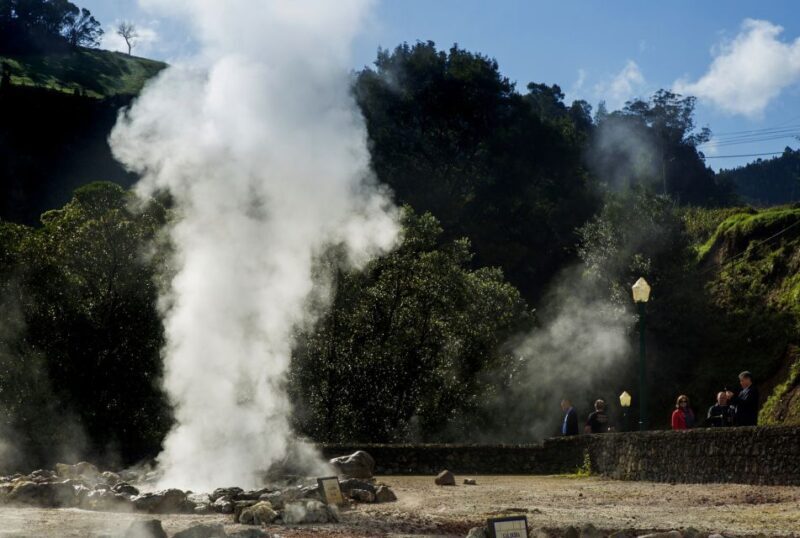 São Miguel East: Full-Day Van Tour with Lunch - FAQs