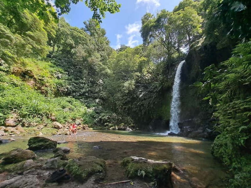 São Miguel: Enchanted Secret Waterfalls Hike, Dive, and Dine - Breaking Down the Itinerary