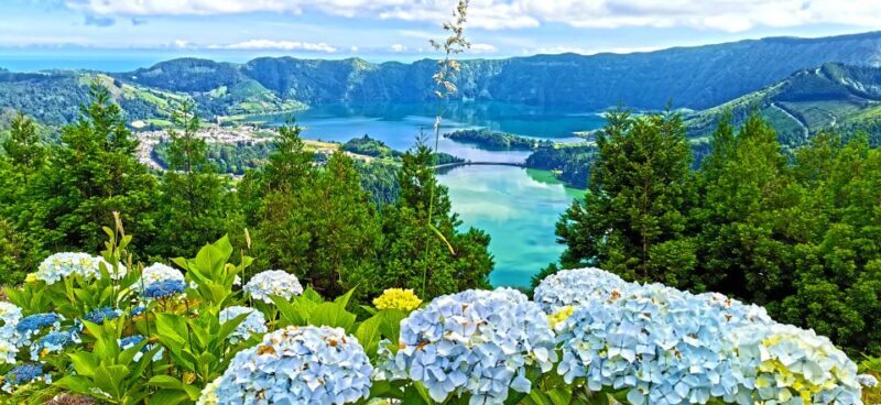 São Miguel West: Sete Cidades and Fogo Tour with Lunch - Authenticity and Local Flavor