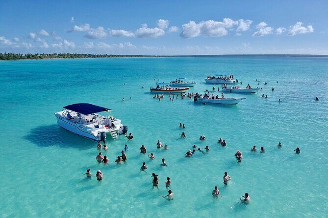 Saona Island Catamaran Cruise with Natural Pool, Lunch & Open Bar - FAQ