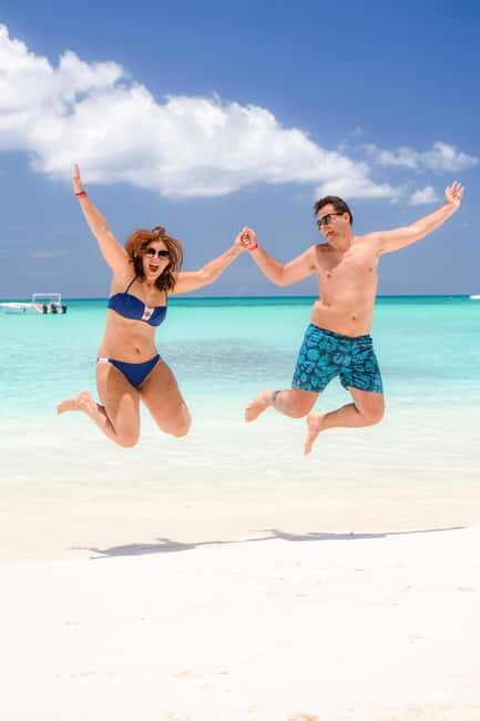 Saona Island Experience: Catamaran, Speedboat & Natural Pool - Analyzing the Experience: Value and Practicality