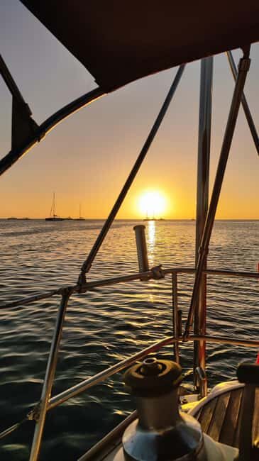 Saona Island: Private Yacht Tour with Lunch & Pickup - Key Points