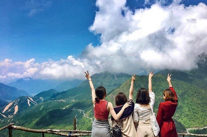 Sapa and Bac Ha Market Exclusive 2D1N tour in 3star hotel - FAQs