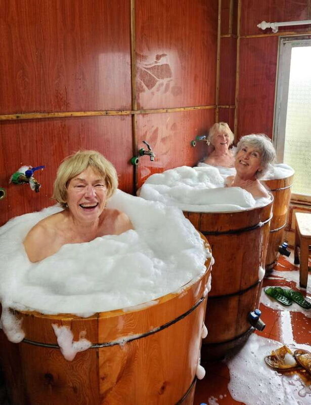 Sapa: Discover the Secrets of Red Dao herbal bath - Practical Tips for Travelers