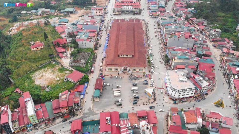 SAPA HALF DAY: Visit museum, Pagoda, Stone church & Market - Scenic Vistas at Sa Pa Moana