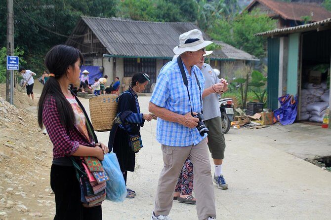 Sapa hard trekking villages homestay 3days/ 2nights tour - amazing culture - Accommodation & Meals