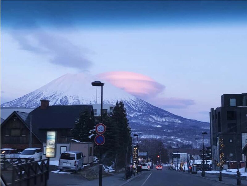 Sapporo: Lake Toya & Noboribetsu Small-Group Day Trip - A Closer Look at the Tour Experience