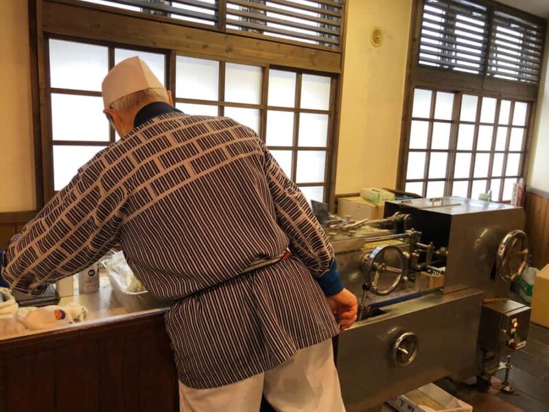 Sapporo: Private Fish Markets and City Highlights Tour - Key Points