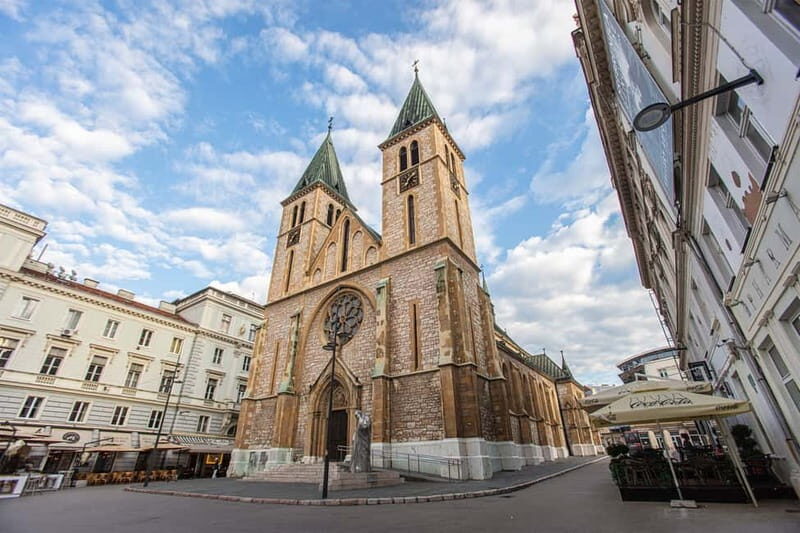 Sarajevo: Old Town & Fortress Tour & Trebevic Cable Car Ride - Discovering Sarajevo: What You Can Expect