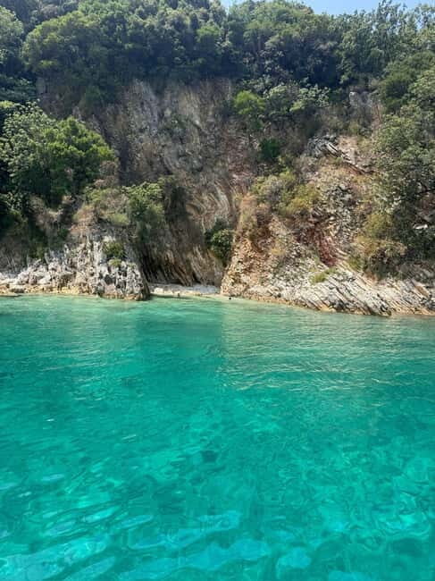 Saranda: Boat tour to 7 destinations and free umbrella - Key Points
