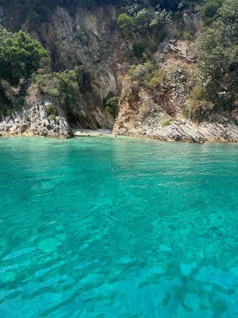 Saranda: Boat tour to 7 destinations and free umbrella - What’s Included and What’s Not