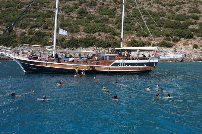 Saranda Prince Ennio-Daily Yacht Tour - How To Make The Most of Your Day