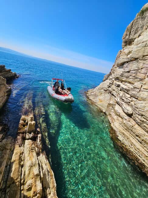 Sarandë: Boat Tour to Kroreza with Snorkel and free Umbrella - FAQ