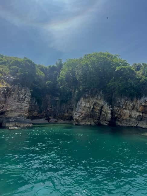 Sarandë Boat Tour with Free Beach Umbrella Access - The Value Proposition