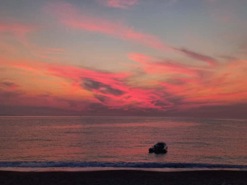 Sarandë: Golden Hour Escape on Relaxing Sunset Boat Tour - Key Points