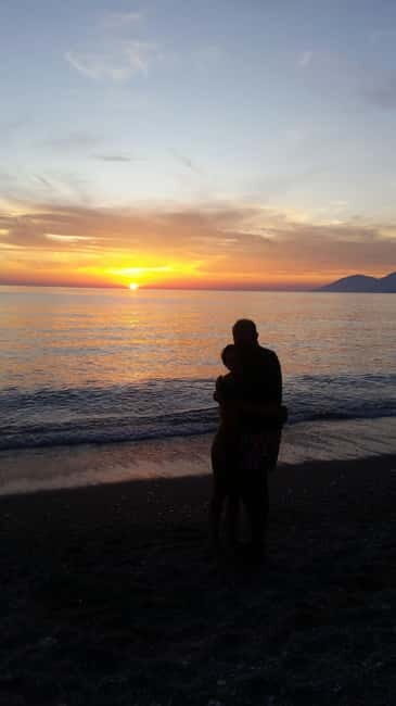 Sarandë: Golden Hour Escape on Relaxing Sunset Boat Tour - Practical Considerations and Tips