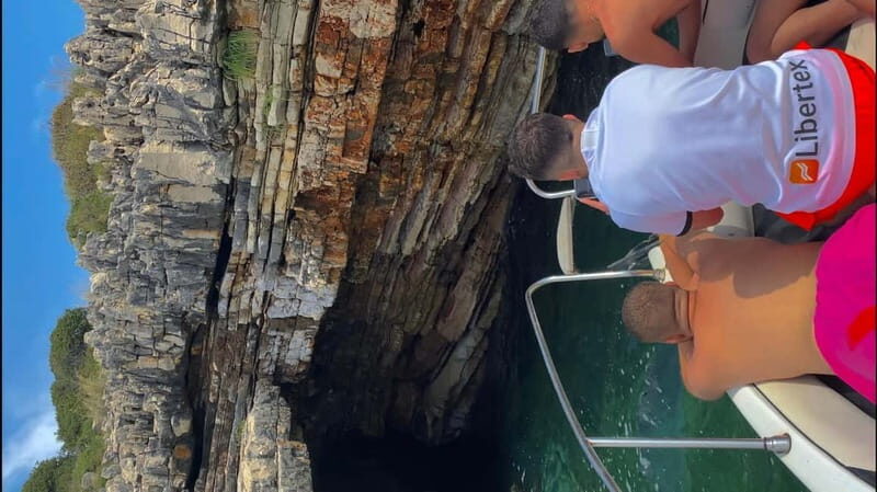 Sarandë: Private boat tour to Kroreza Bay & free sunbeds - Deep Dive into Each Stop